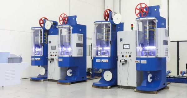 Top performance + attention to the space with WTM vertical lines